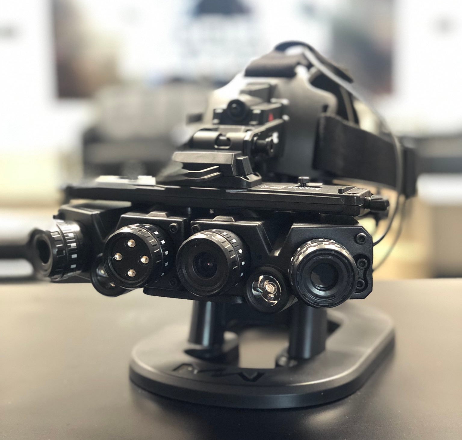 Call of Duty: Modern Warfare Dark Edition comes with night vision ...